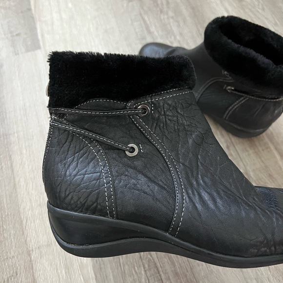 snowfly london | Shoes | Snowfly London Leather Boots Faux Fur Trim 37 ...